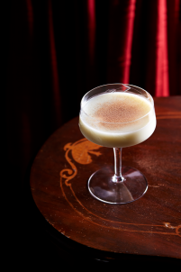 Here's 9 classic cocktails with absinthe